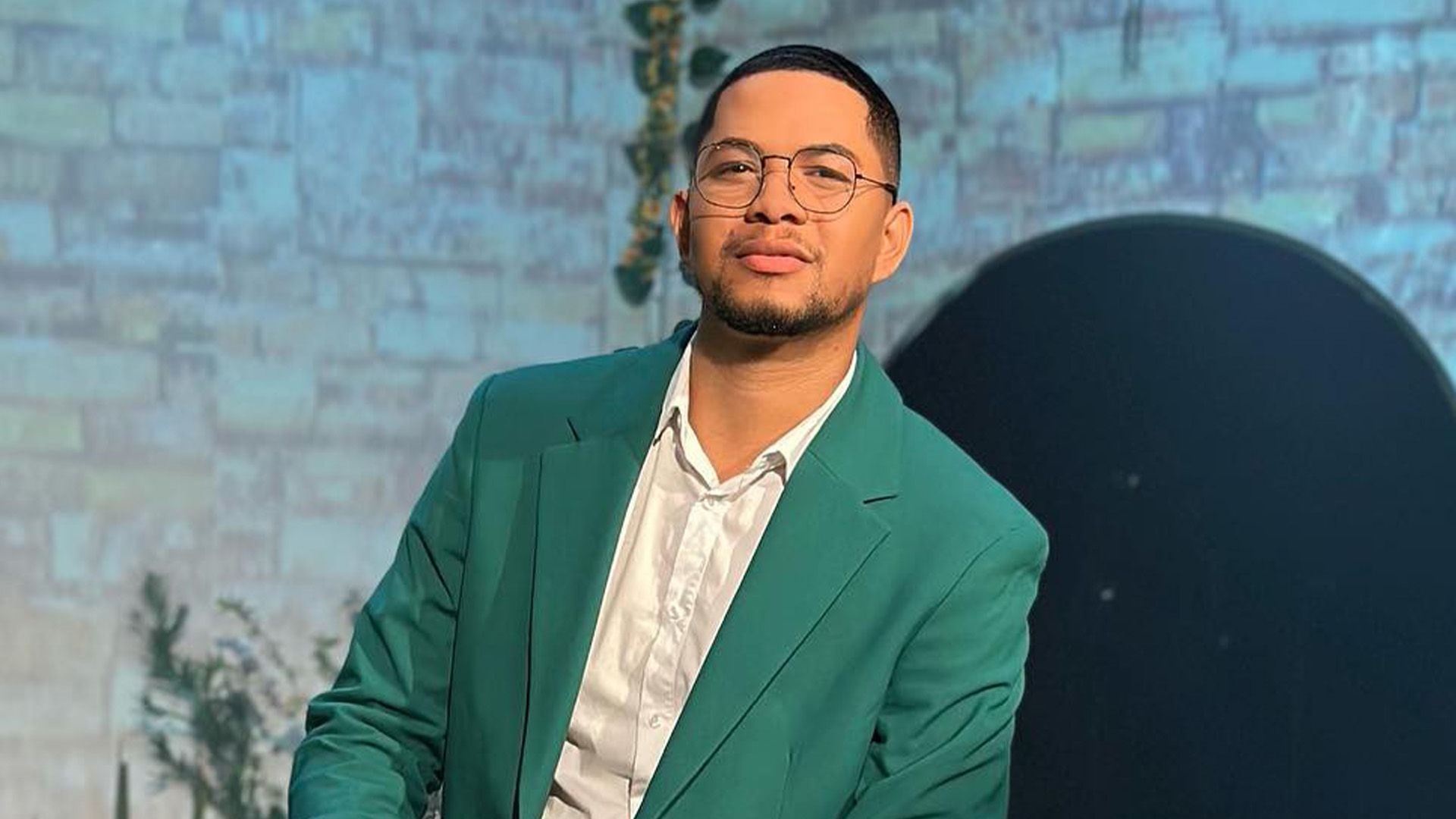 Brazilian gospel singer collapses, dies during performance [Video ...