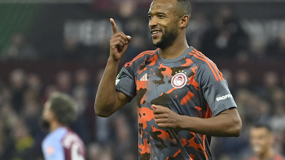 El Kaabi hits hat-trick as Olympiakos shock Aston Villa, Fiorentina ...