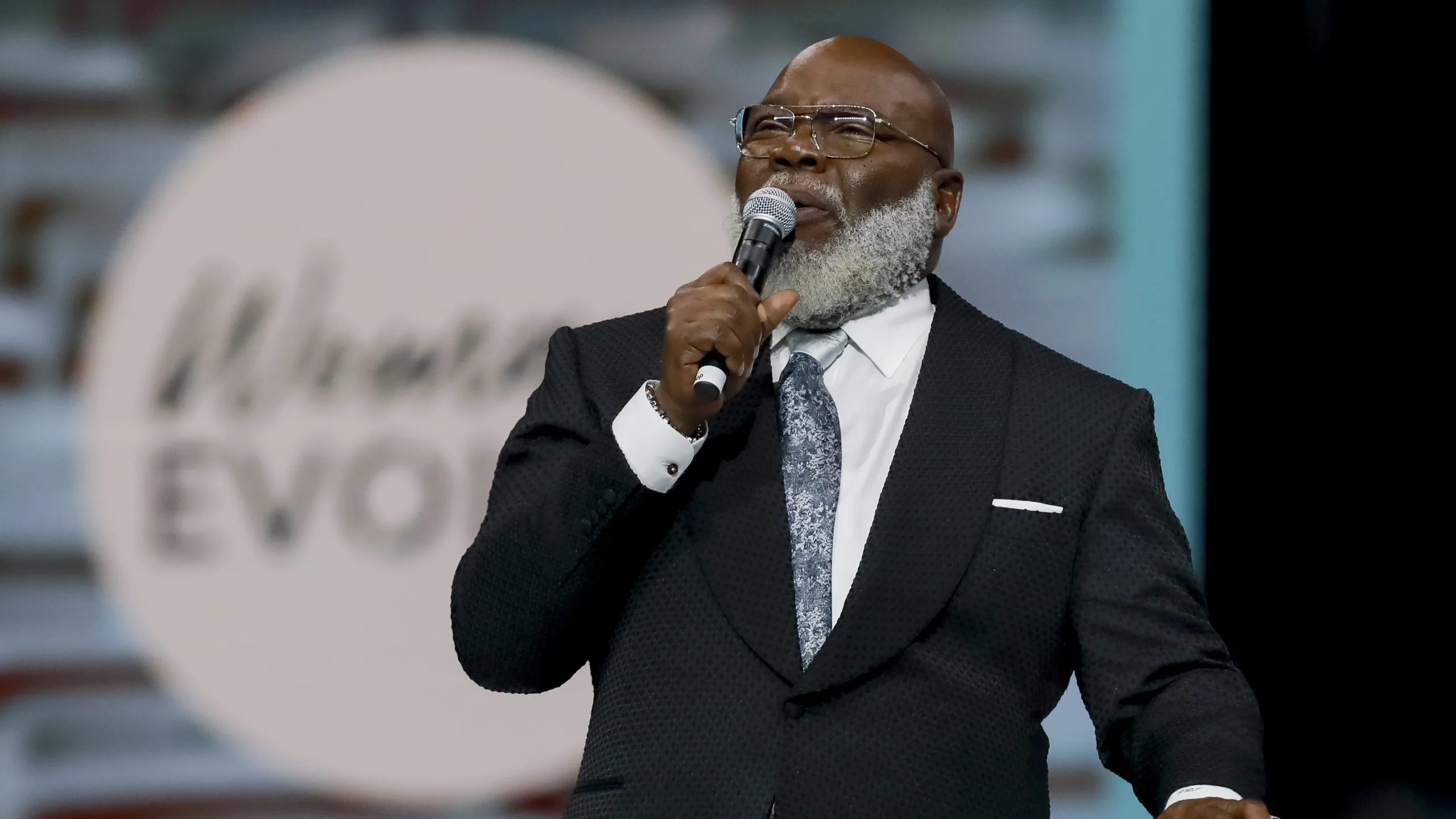 Bishop T.D. Jakes ‘stable’ after sufferings medical emergency during sermon - The Telegraph Nigeria