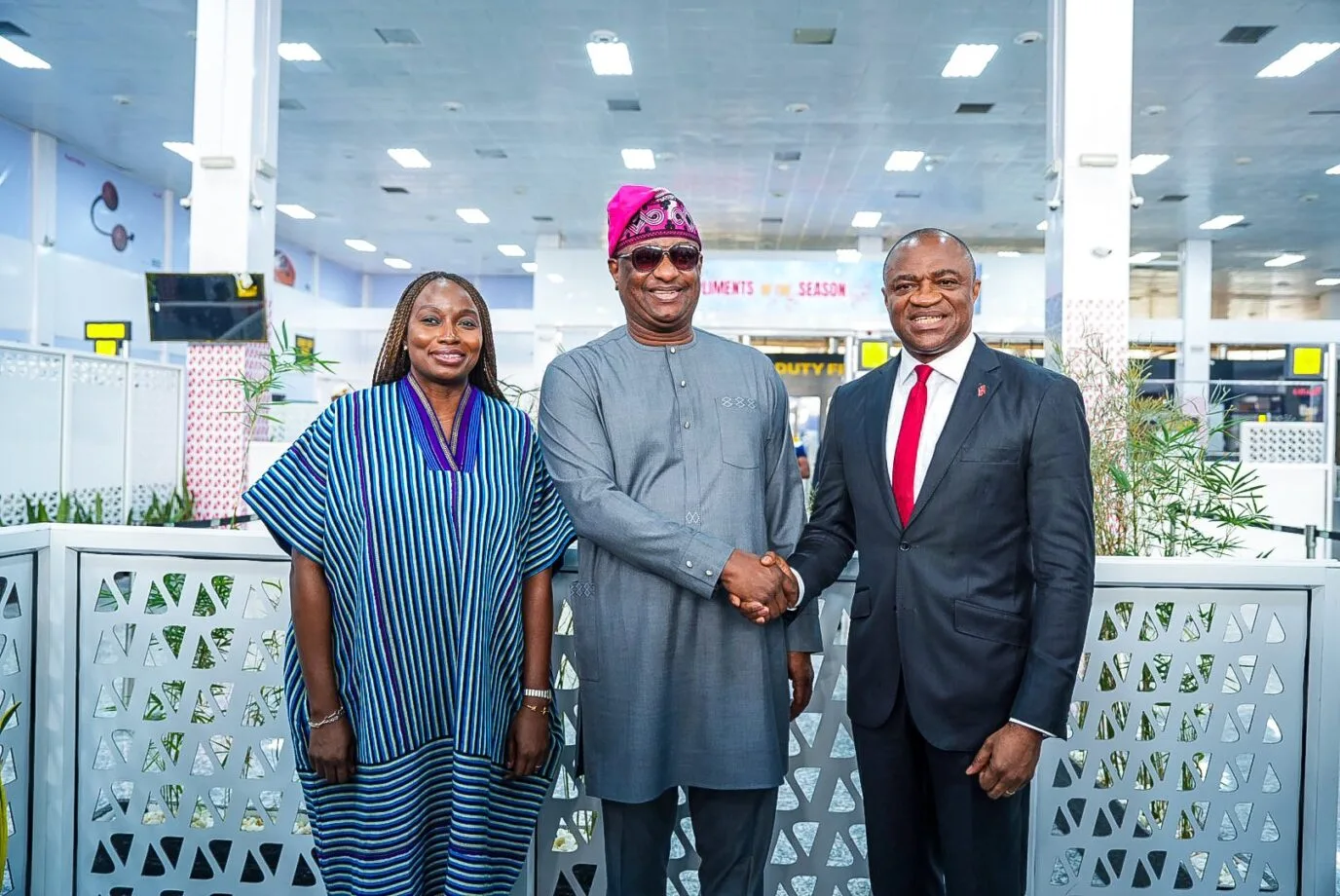 FG launches E-gates, CNG buses at Lagos airport - The Telegraph Nigeria