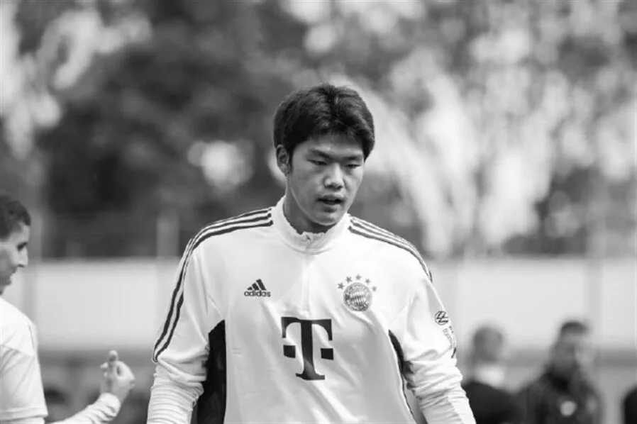 Chinese footballer dies after head injury during training in Spain ...