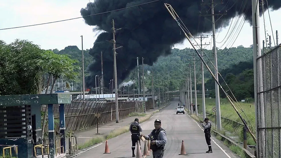 Fire halts production at Ecuador’s biggest oil refinery - The Telegraph ...