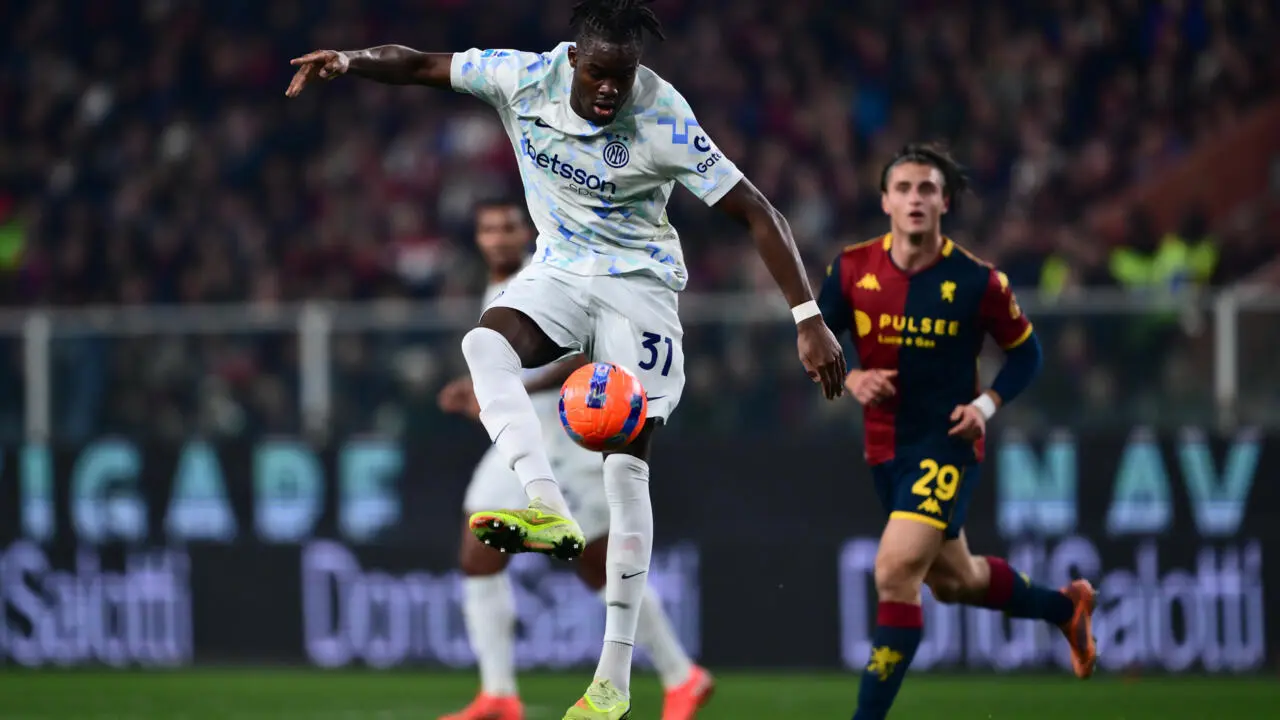 Inter Milan go top of Serie A after 2-1 win at Genoa - The Telegraph ...