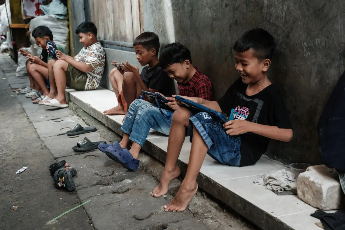 Indonesia summons Google, Meta over non-compliance with teen social ...